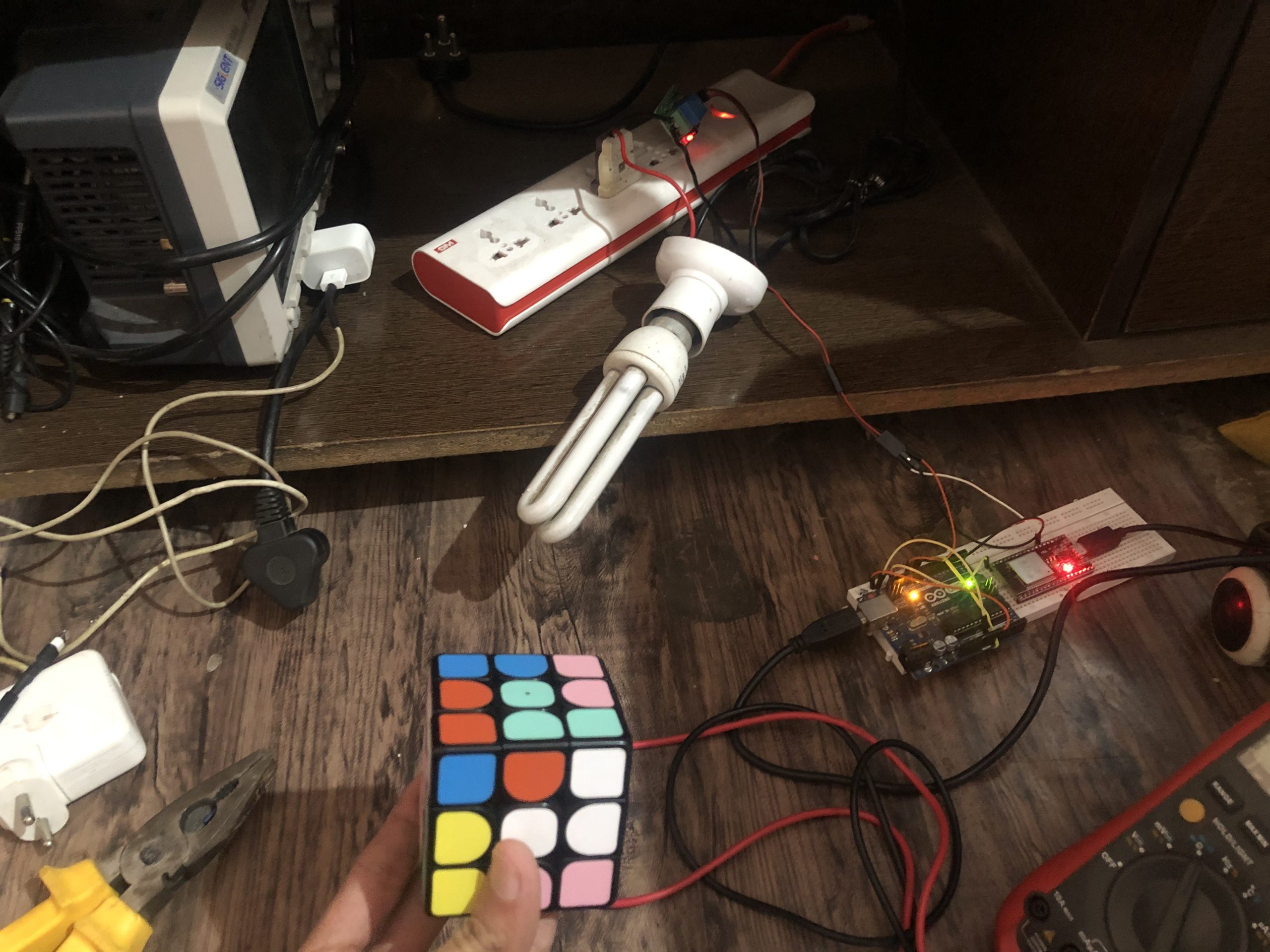 Hacking Rubik's Cube to control home appliances - Make: Community